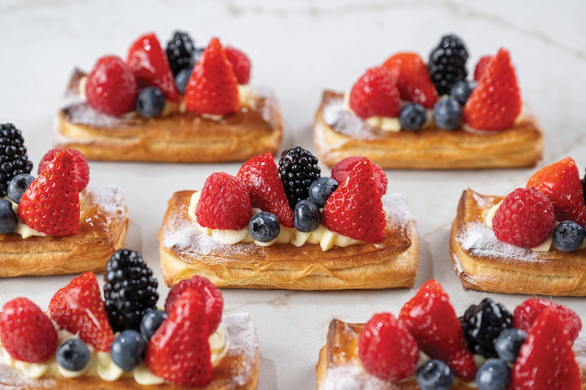 Very Berry Pastry | Sweets & Pastries | Paris Baguette